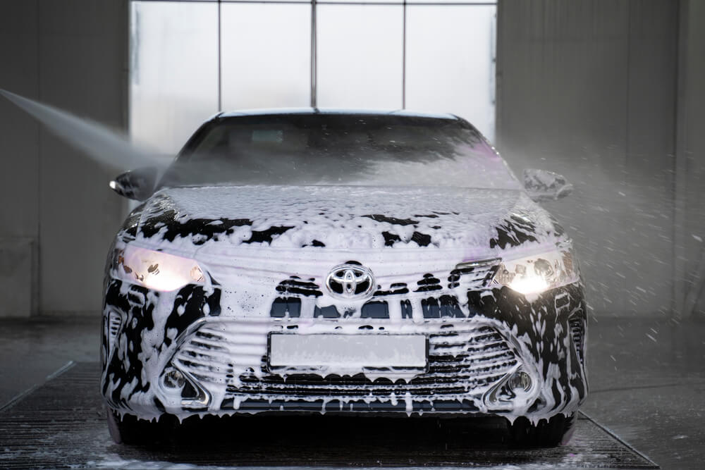 Cuci Steam Mobil, Apa Kelebihannya dengan Cuci Sendiri? - SEVA