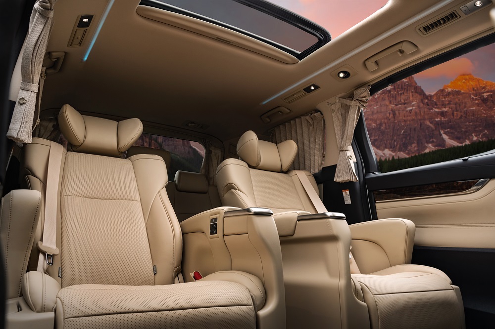 6 MPV Boxy yang Punya Interior Lega - SEVA