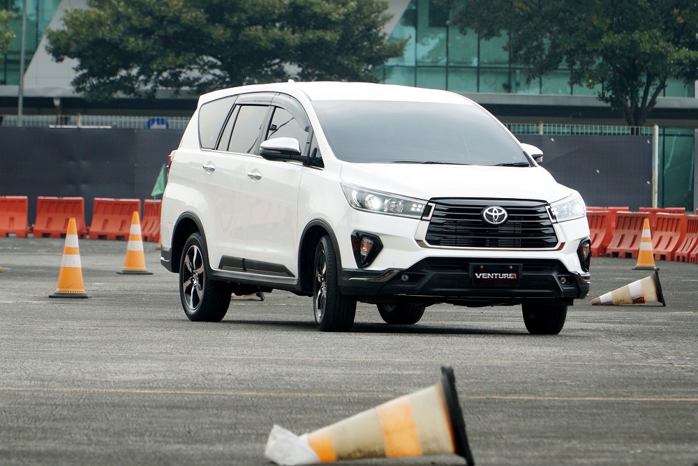 Alasan Toyota Innova Venturer Masih Layak Dimiliki di Tahun 2023 - SEVA