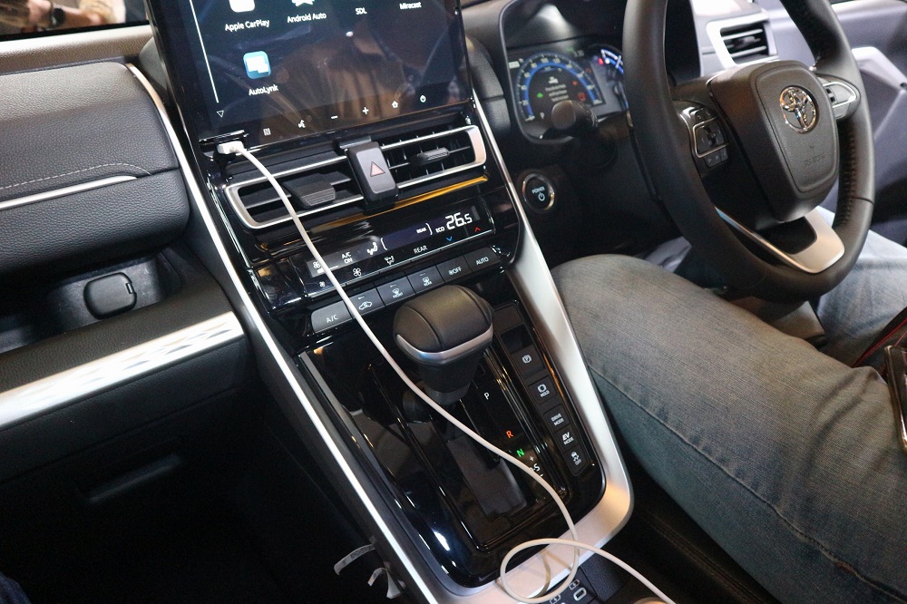 Kelebihan Transmisi CVT yang Disematkan Pada Toyota Innova Zenix