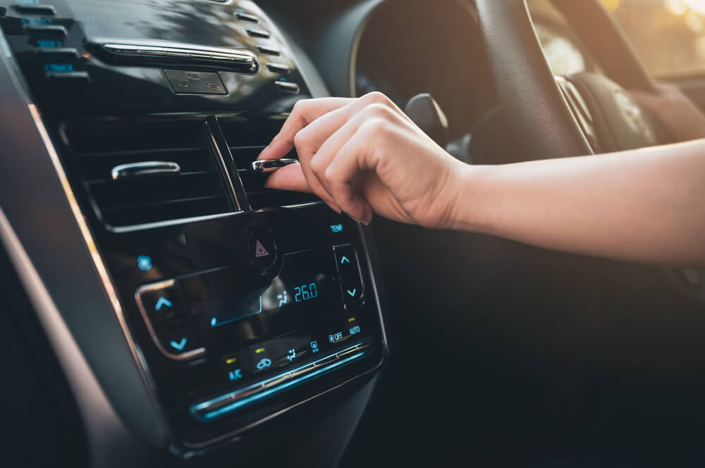 Mobil Jarang Dipakai, Kapan Sebaiknya Oli Mesin Diganti? - SEVA