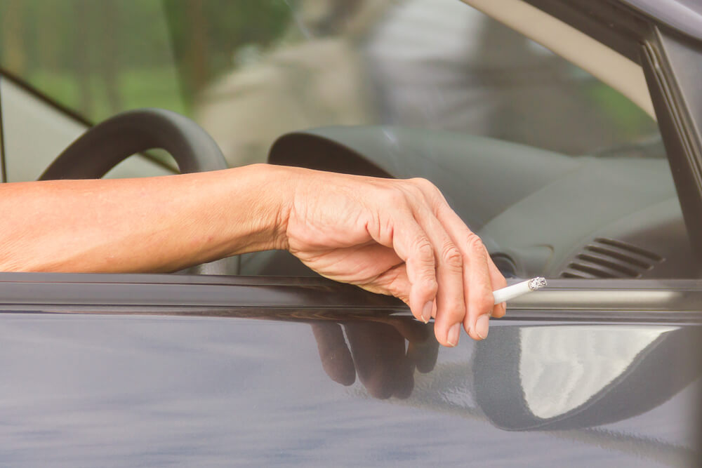 Merokok Dalam Mobil, Apa Saja Efek Merugikan yang Akan Ditimbulkan? - SEVA