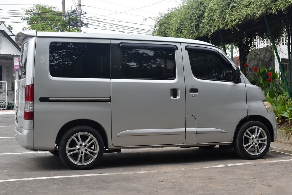 Kelebihan Daihatsu Granmax Minibus Buat Liburan Keluarga Besar