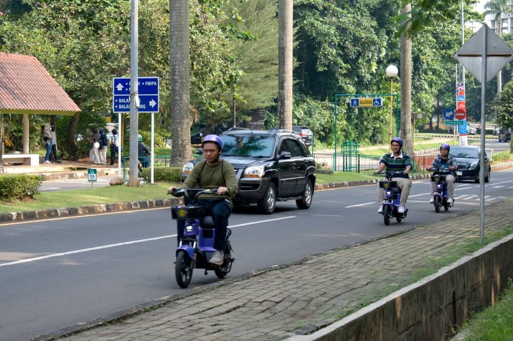 Benarkah Sepeda Listrik Dilarang Dipakai di Jalan Raya, Bakal Ditilang?